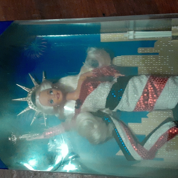 FAO Schwarz | Toys | Statue Of Liberty Barbie Limited Edition | Poshmark